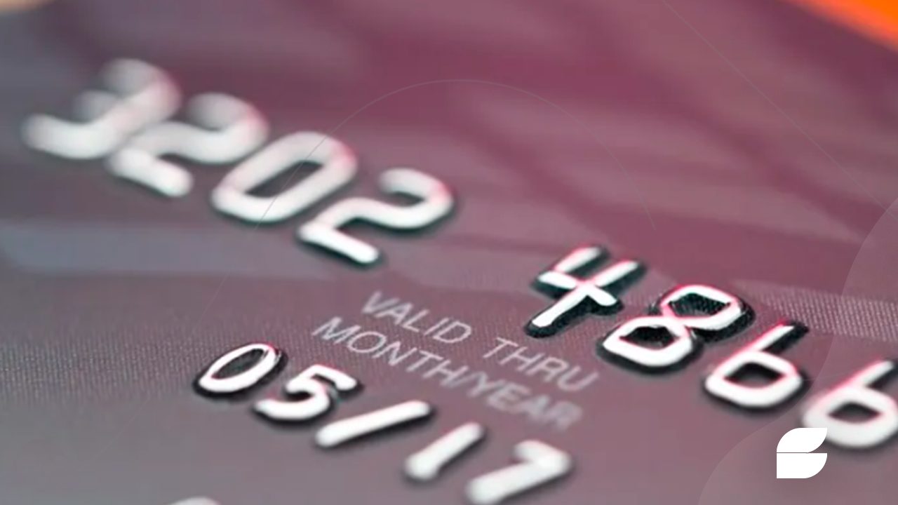 O que é MM AA? Significado e como localizar no seu cartão - Fineasier